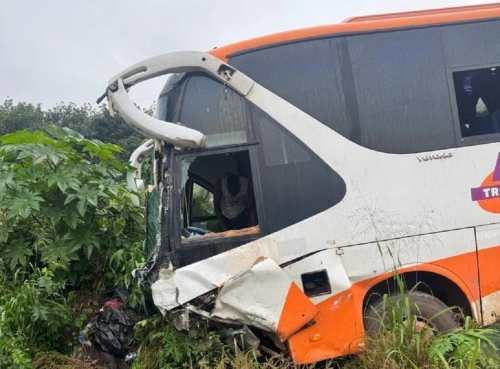 Axe Gabiadji-Méagui : Une collision entre un car Utb et un mini fait 3 ...