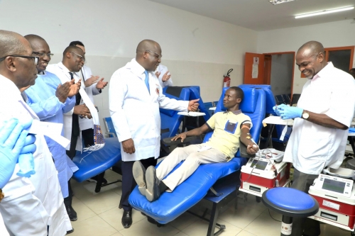 Transfusion sanguine : Le ministre Pierre Dimba présente la stratégie ...